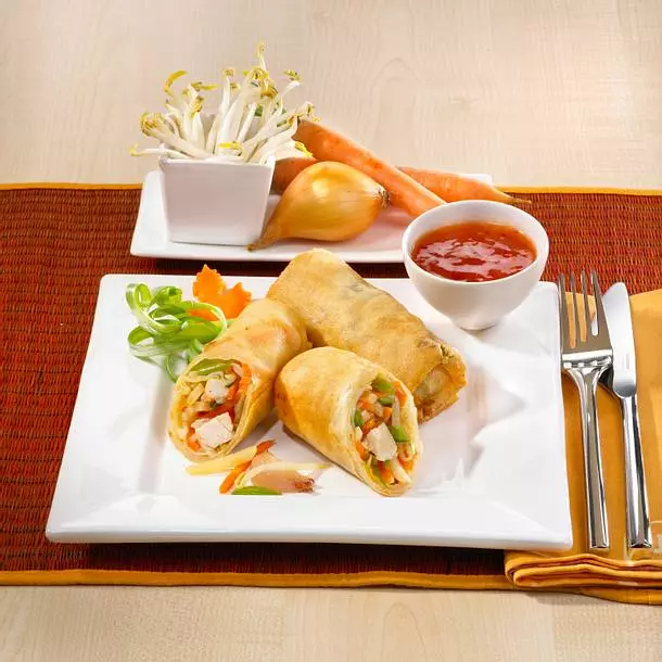 Chinsinsi cha Kai plum Spring Rolls