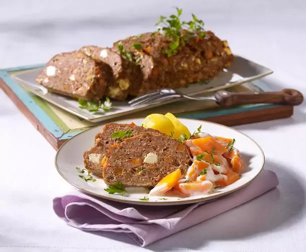 Sitofudi meatloaf pẹlu Karooti ohunelo