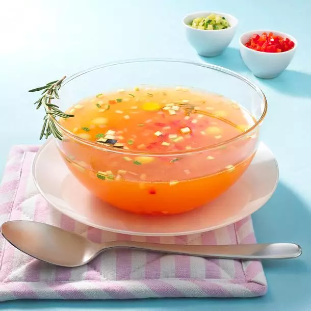 Bouillon tomato oer gyda rysáit ratatouille 10462_1
