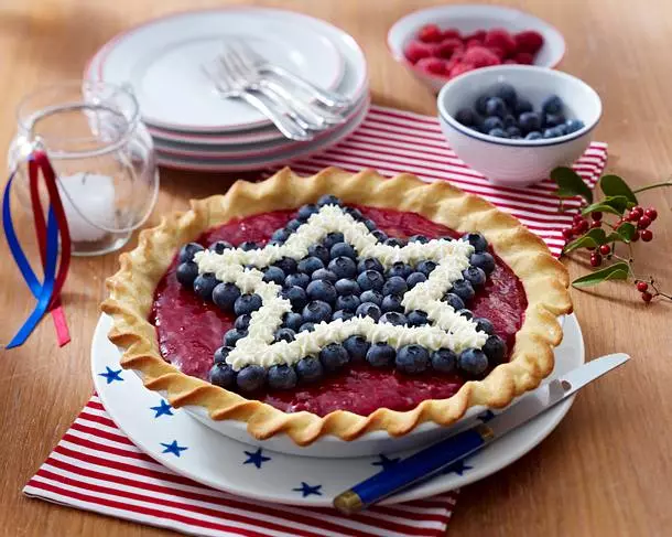 Berry Star Pie (Weekend Baker) nga resipe