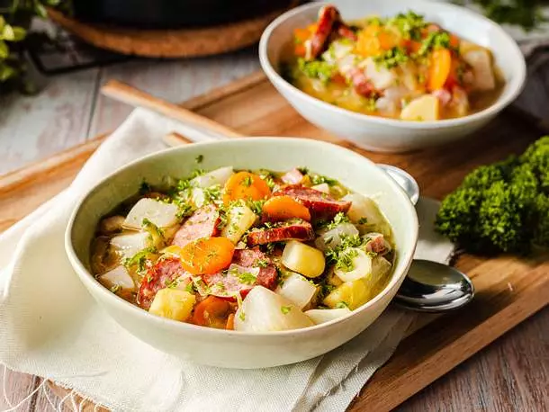 Ntụziaka stew Rutabaga