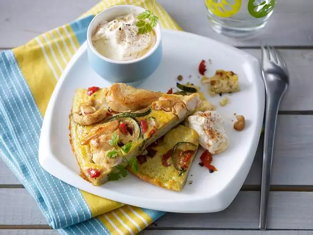 Kip courgette omelet met chili zure room recept 11000_1