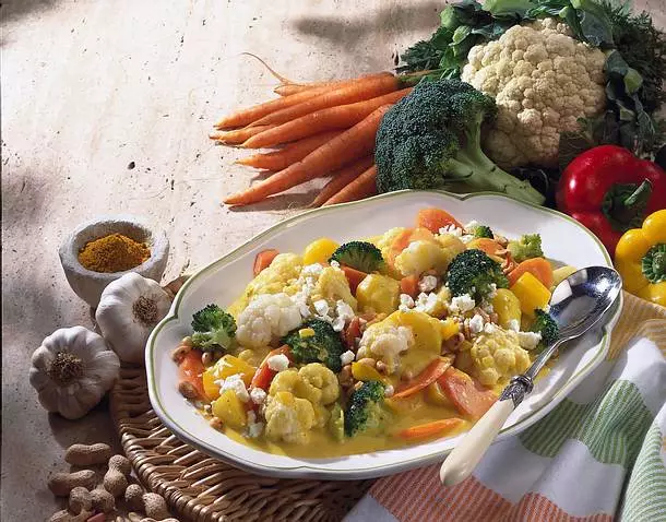 Kari sayur dengan resep keju feta & telur 11117_1