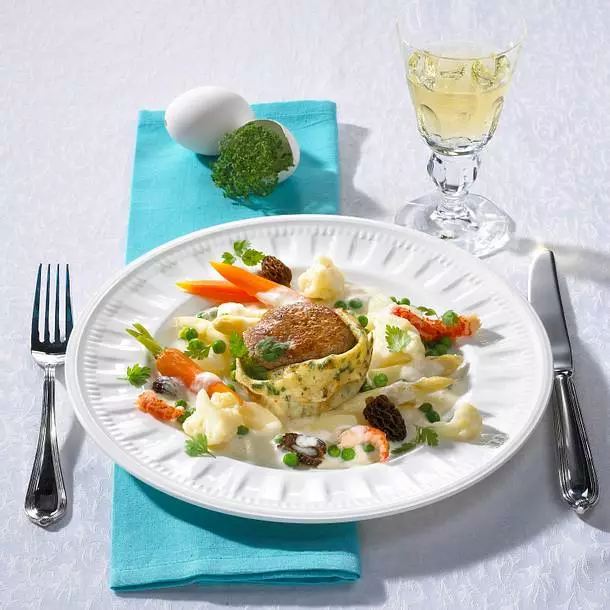 Veal fillet with spring herb crêpes based on a Leipzig Allerlei recipe