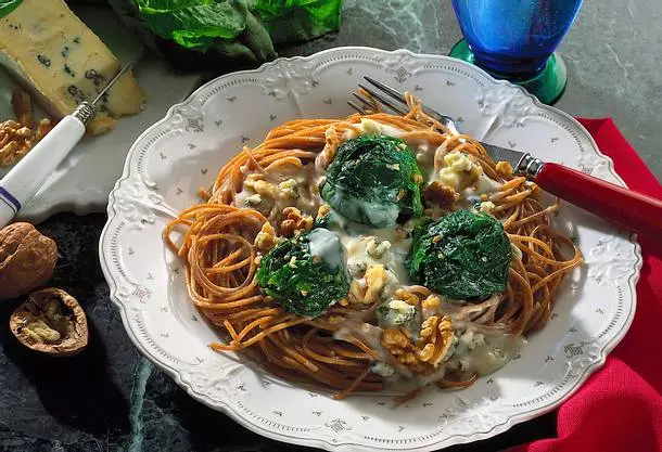 Wholemeal Pasta with Spinach Balls and Gorgonzola Sauce Recipe