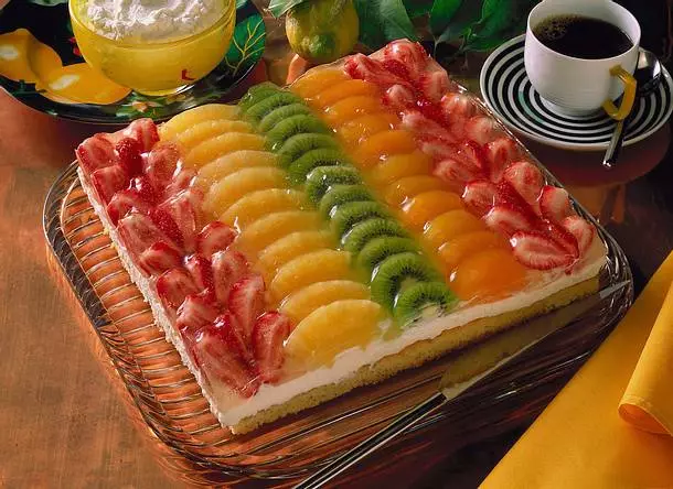 Limoi-fruta tarta latatik (labeko nahasketarekin) errezeta