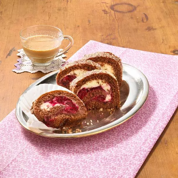 Black Forest cherry Swiss roll fua 11588_1