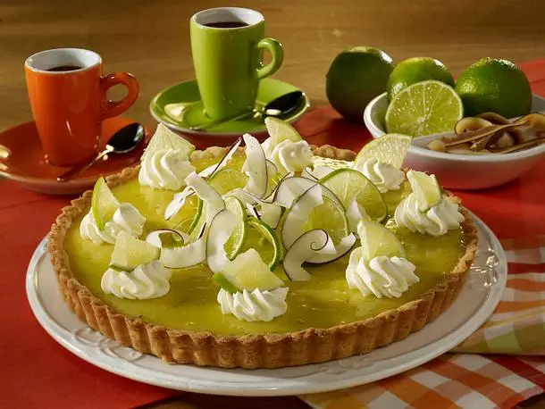 Lime Coconut Pie የምግብ አሰራር 11841_1