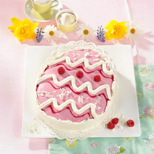 Raspberry Easter Egg Cake Recipe 12070_1