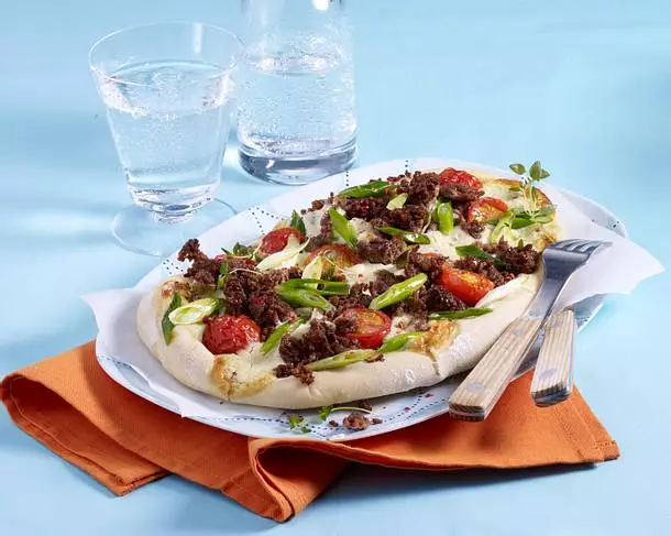 Gorgonzola Mince Pizza Recipe