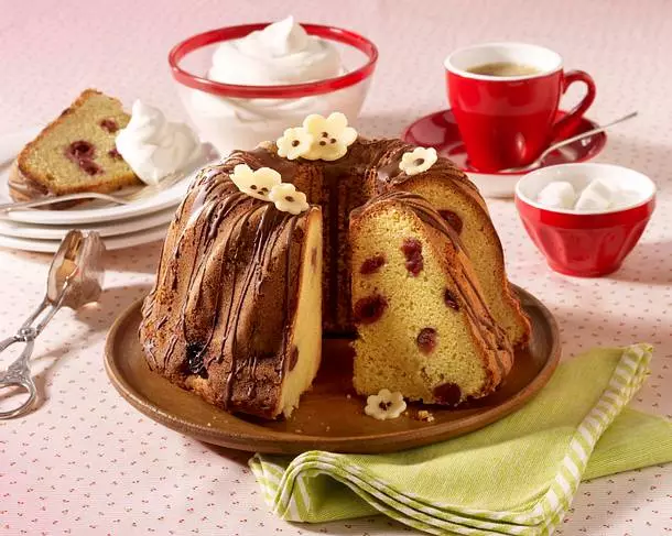 Cherry Bundt ტორტი (Puffer) რეცეპტი