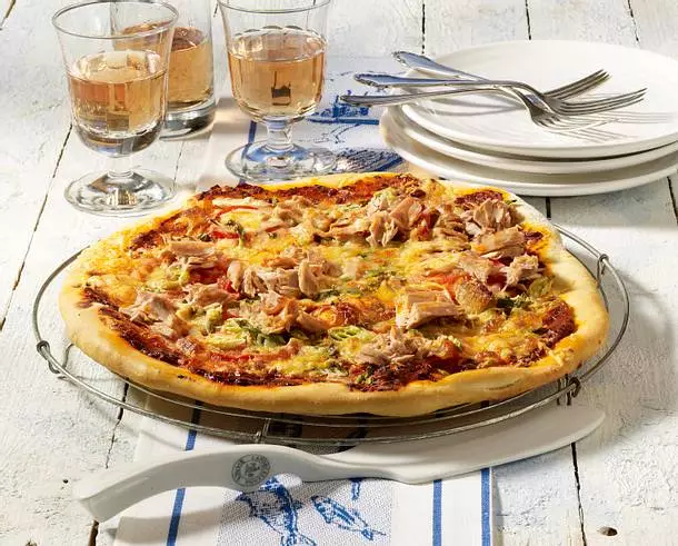 Recipe ng Tuna Pizza 12935_1