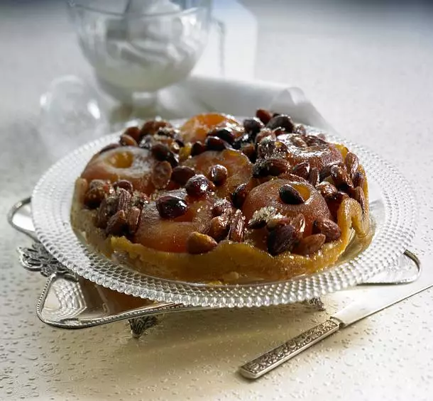 Tarte aux pommes au four avec la recette des amandes torréfiées 13050_1