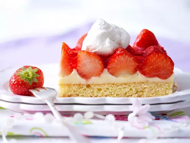 Strawberry Pudding keureutan Resep 13565_1