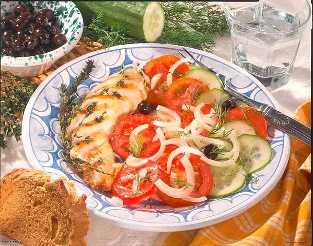 Tomato and cucumber salad with fillet recipe 13673_1