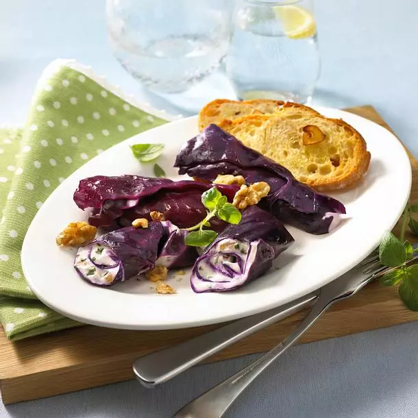 Stuffed red cabbage leaves with cream cheese cream and garlic ciabatta bread recipe 13952_1