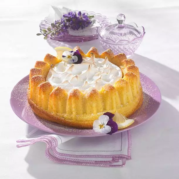 Lemon Meringue Crown Recipe 14356_1