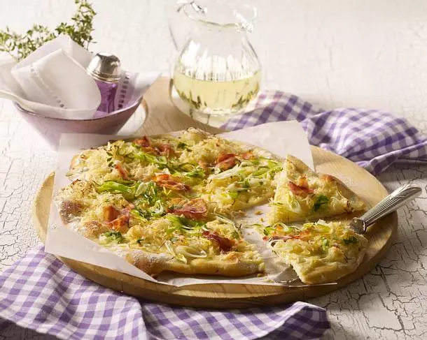 Herb tarte flambée with bacon recipe 14638_1