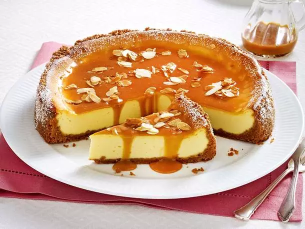 Speculaas cheesecake met karamelsaus recept