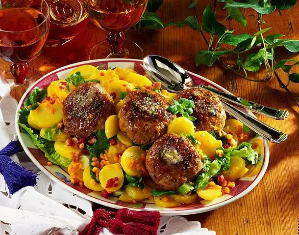 Boulettes de viande à la marjolaine avec recette de salade de pommes de terre tiède 15211_1