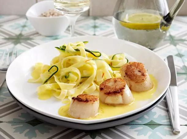 Scallops bi tagliatelle di recipe saffron sosê 15686_1