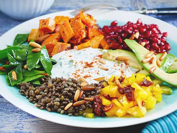 Rainbow bowl with bean hummus recipe 16496_1