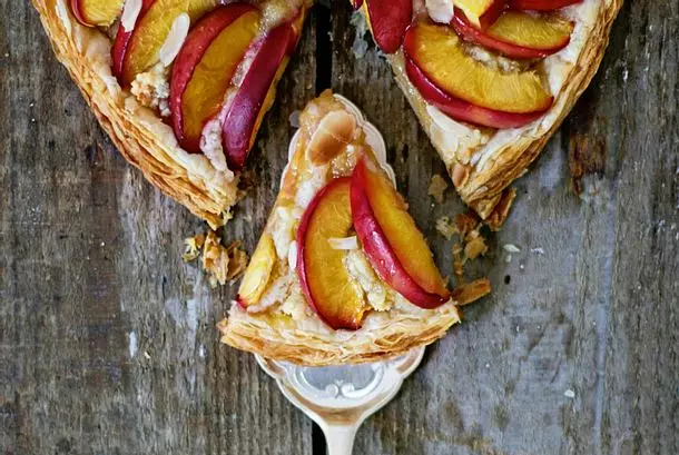 Recipe ng Nectarine Frangipane 16568_1