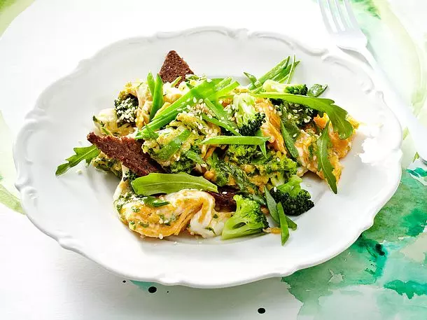 Green Vegetable Scrambled Eggs Recipe 1781_1
