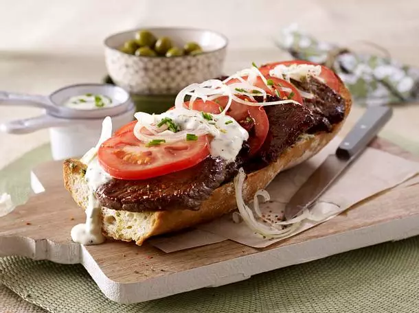 Gourmet baguette tare da steaks na mintina girke-girke 17851_1