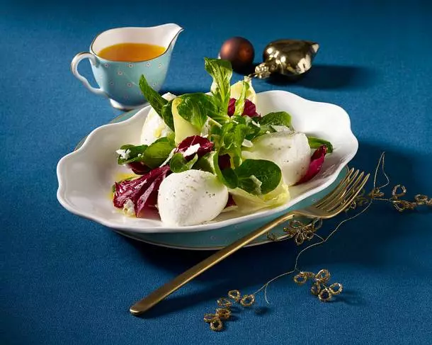 Zimní salát se pstruhovými knedlíky recept 17998_1