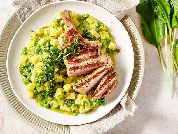 risotto tatws gyda rysáit pesto a cutlet