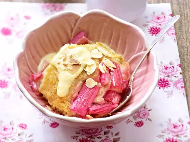 Rhubarb Almond Pudding жор