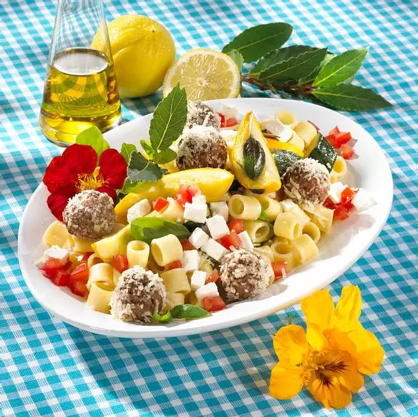 Reteta Salata Antipasti Dovlecei Taitei 18511_1