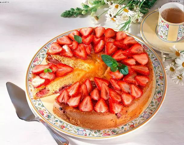 Strawberry cake recipe 19404_1