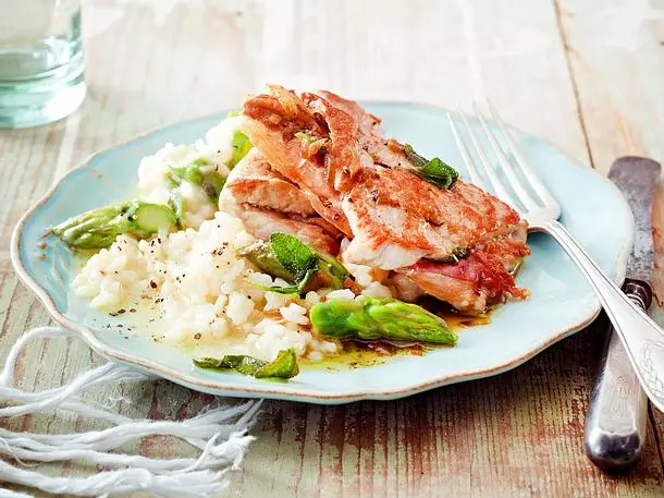 asparagus risotto ہدایت کے ساتھ Saltimboccas