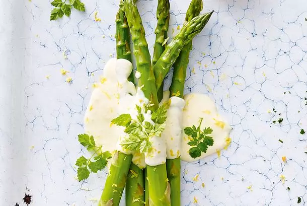 فوری asparagus ساس: Blitz Hollandaise نسخہ