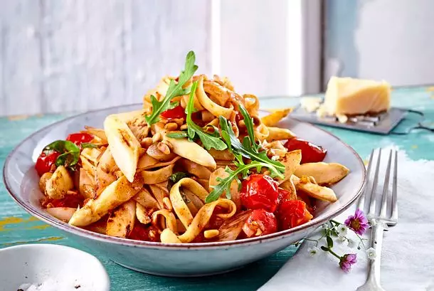 Lint pasta met aspersies ragout resep