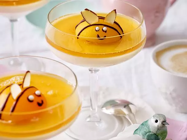 Recette de Pannacotta au miel et abeilles abricots