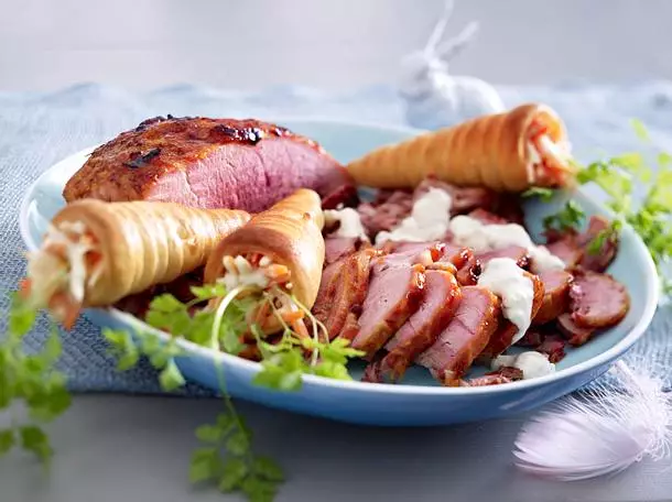 Receita de presunto assado com remoulade de alho selvagem e croissants de cenoura 2125_1