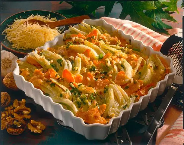 Fennel thiab carrot gratin daim ntawv qhia 21278_1