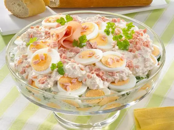 Recipe sa Salad nga Layer sa Itlog 2132_1