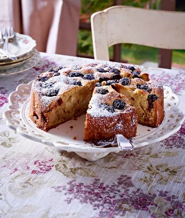 Pear da Blackberry cake girke-girke 21840_1