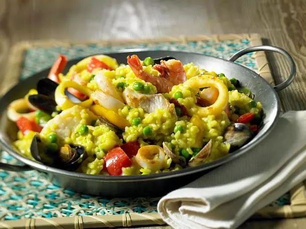 Daim ntawv qhia ntses paella 22154_1