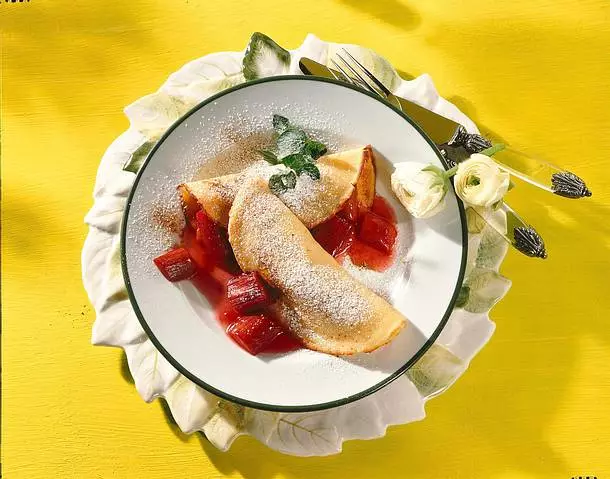 Crepes nge rhubarb iresiphi 22305_1