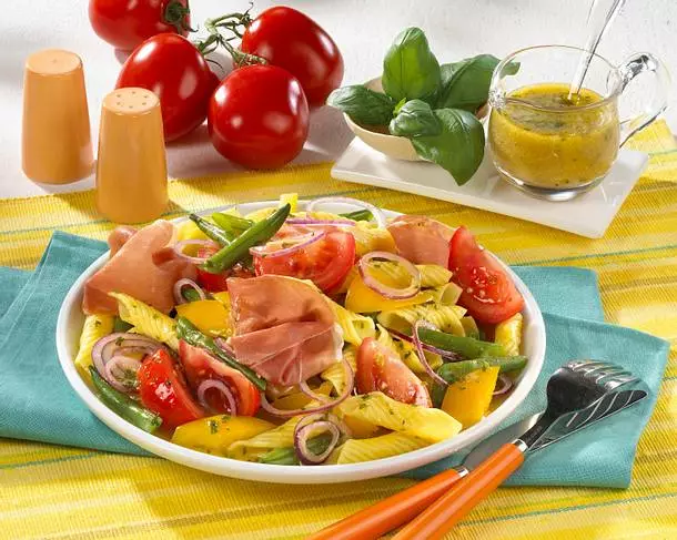 Salate ea pasta e nang le recipe ea Parma ham 22521_1