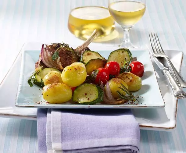 Recette de pommes de terre sautées aux côtelettes d'agneau 22962_1