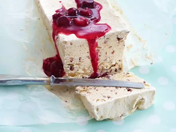 Toblerone semifreddo met hete kersen recept 23318_1