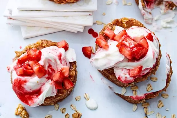 Çi tartlets di recipe herikîna strawberry 23594_1