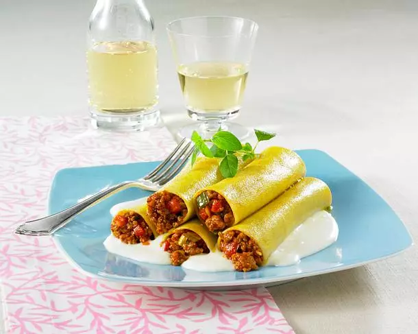 Cannelloni oo ku jira maraqa béchamel 23688_1