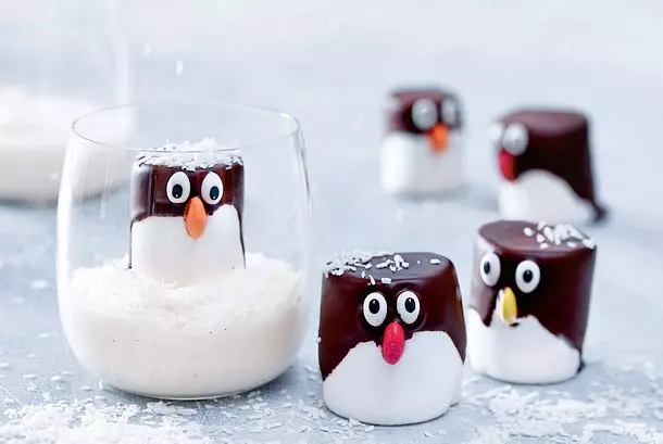 Cute penguins a cikin madawwamin kwakwa cream ice cream girke-girke 24004_1